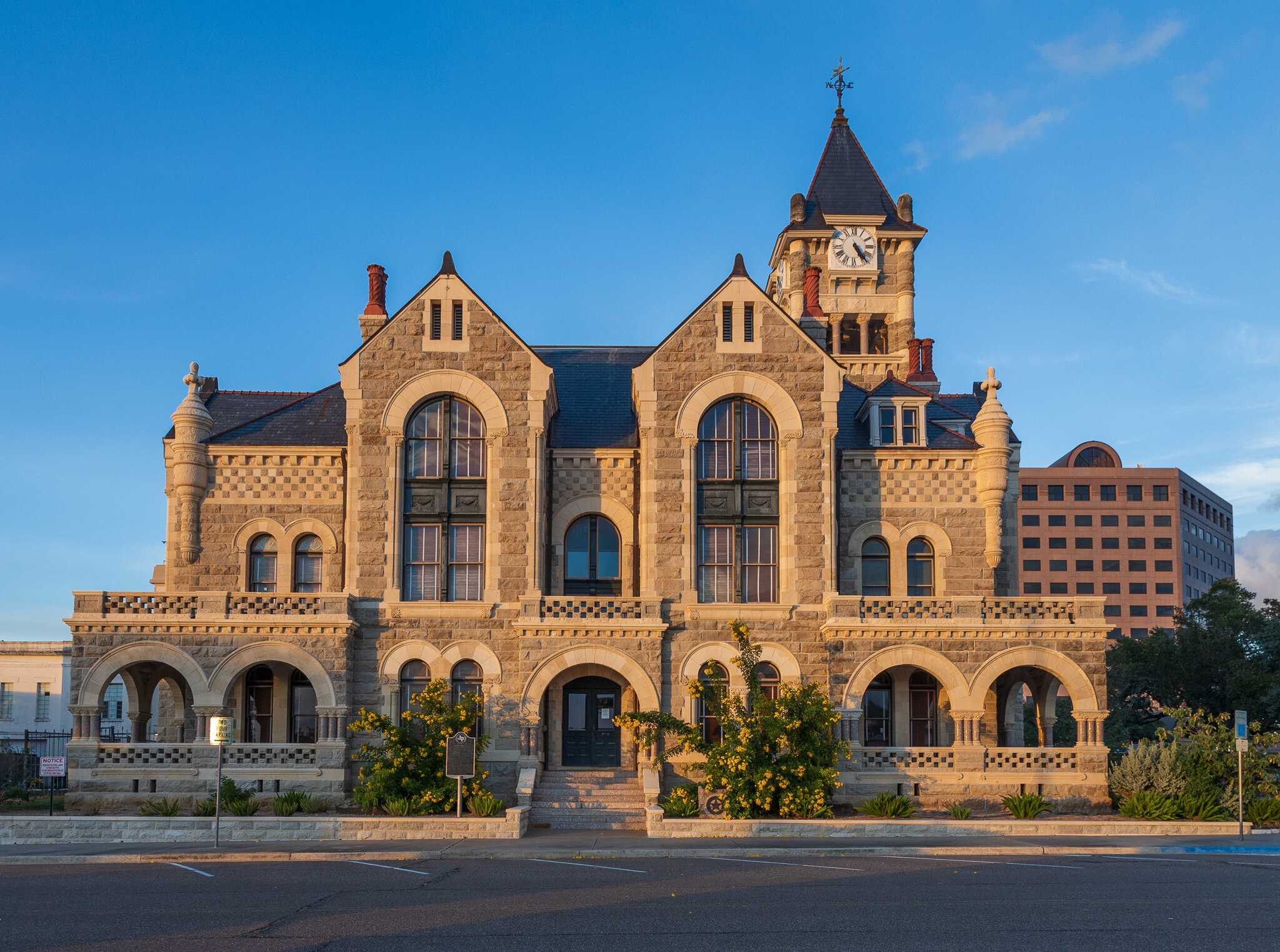 2023-046-171 Texas Courthouse trip.jpg | Canon RF Shooters Forums