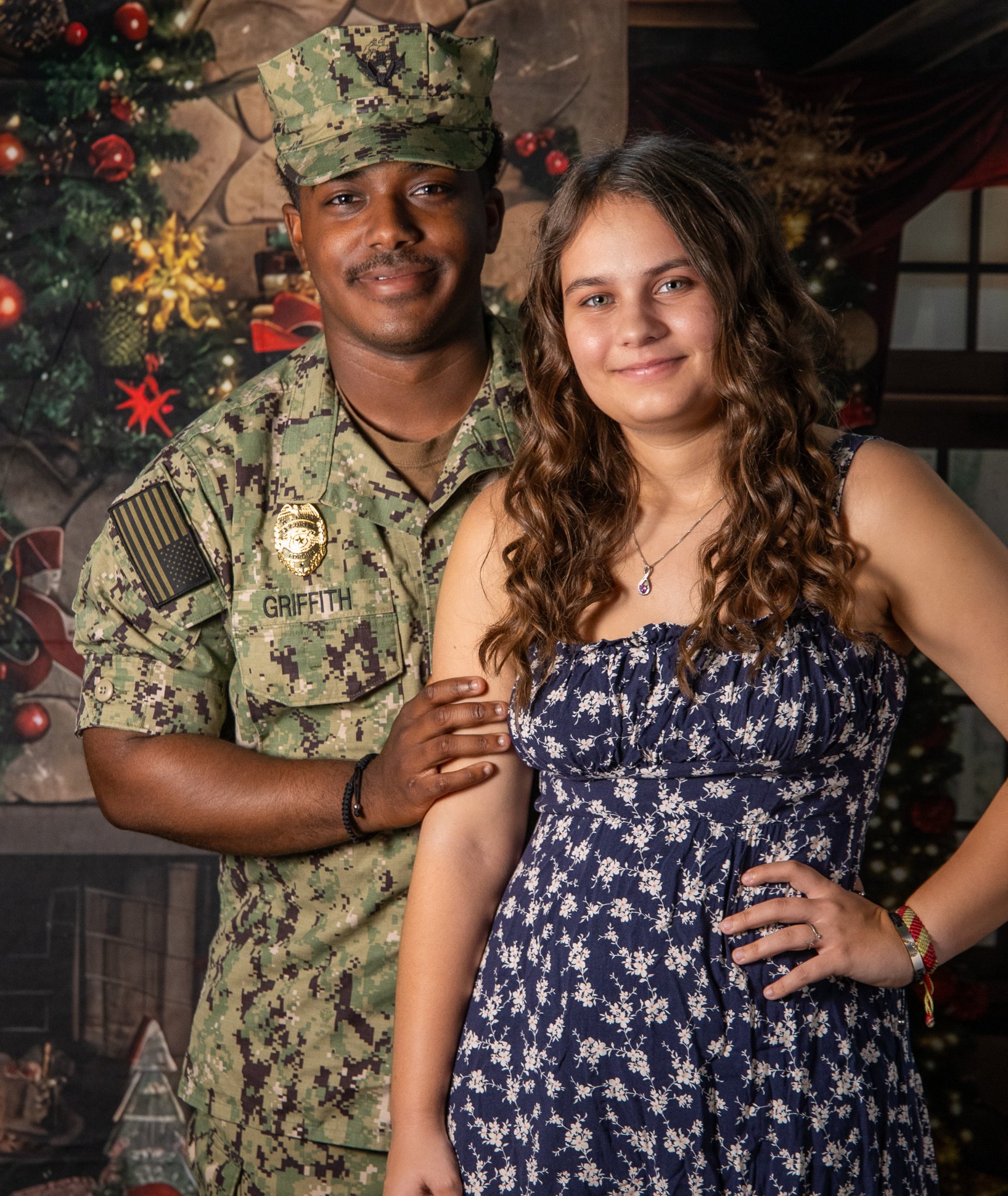 2024-069-017 Sarah & Alex portraits-Edit.jpg | Canon RF Shooters Forums