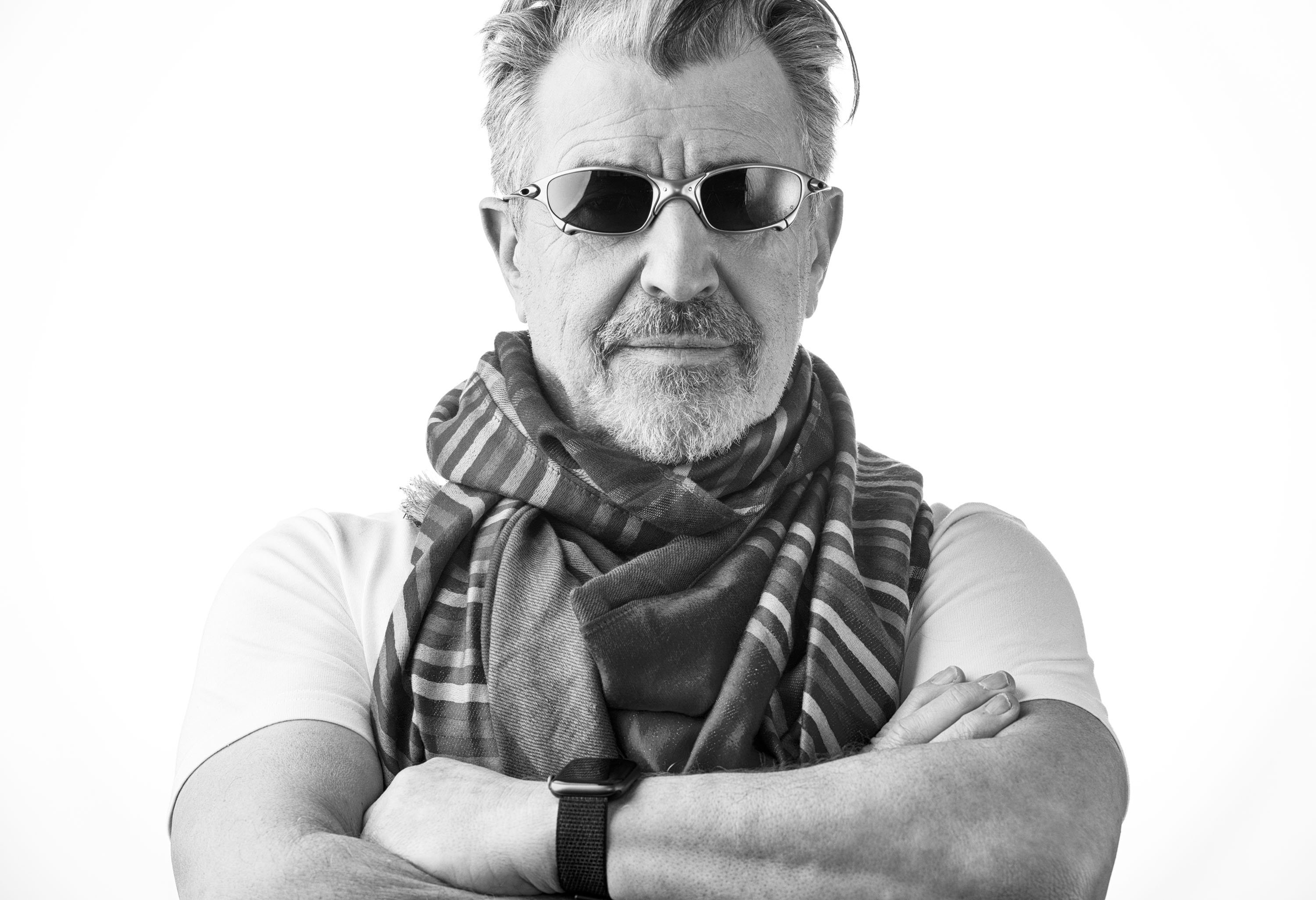 High-Key selfie - a'la David Bailey | Canon RF Shooters Forums