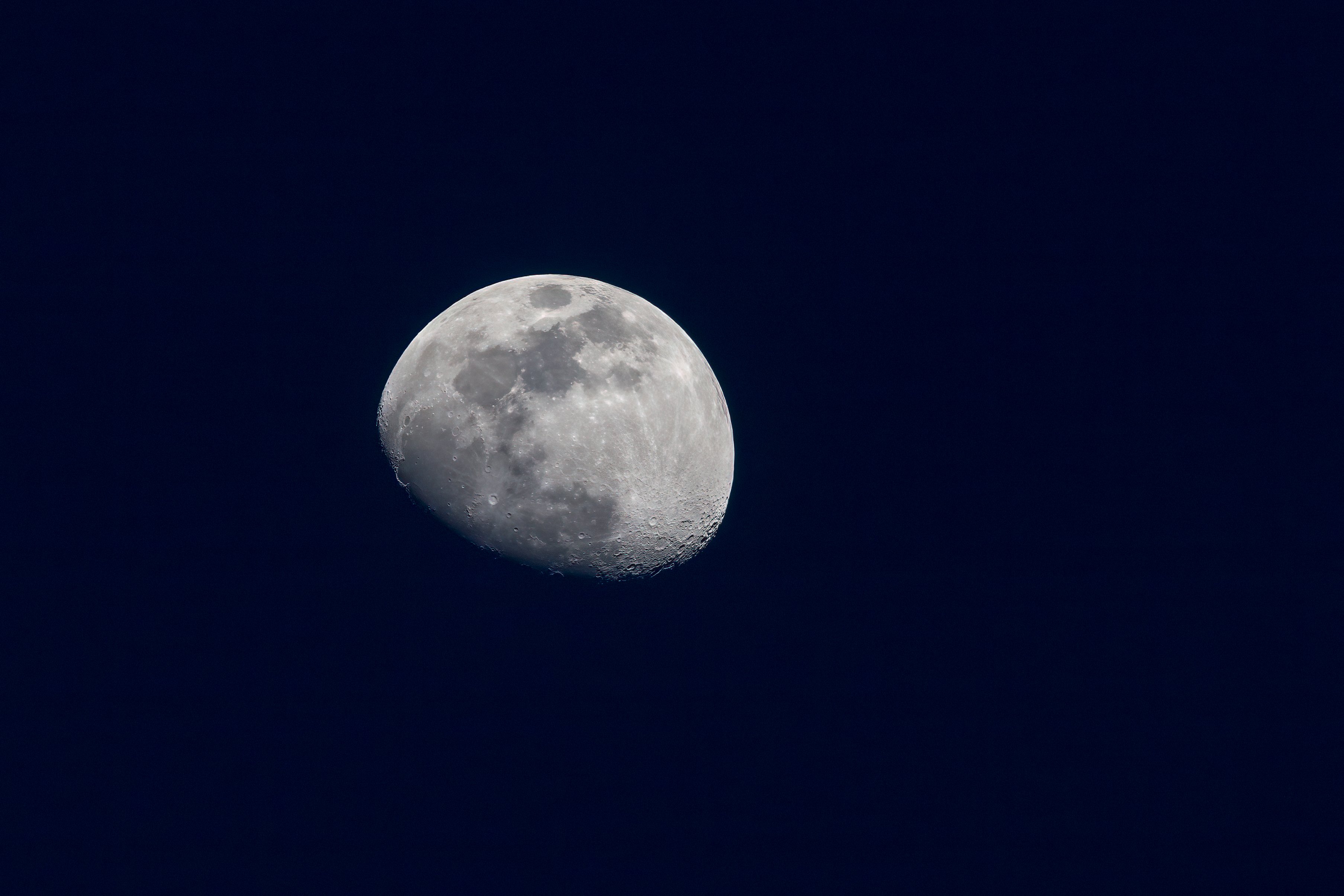 Moon Shot | Canon RF Shooters Forums