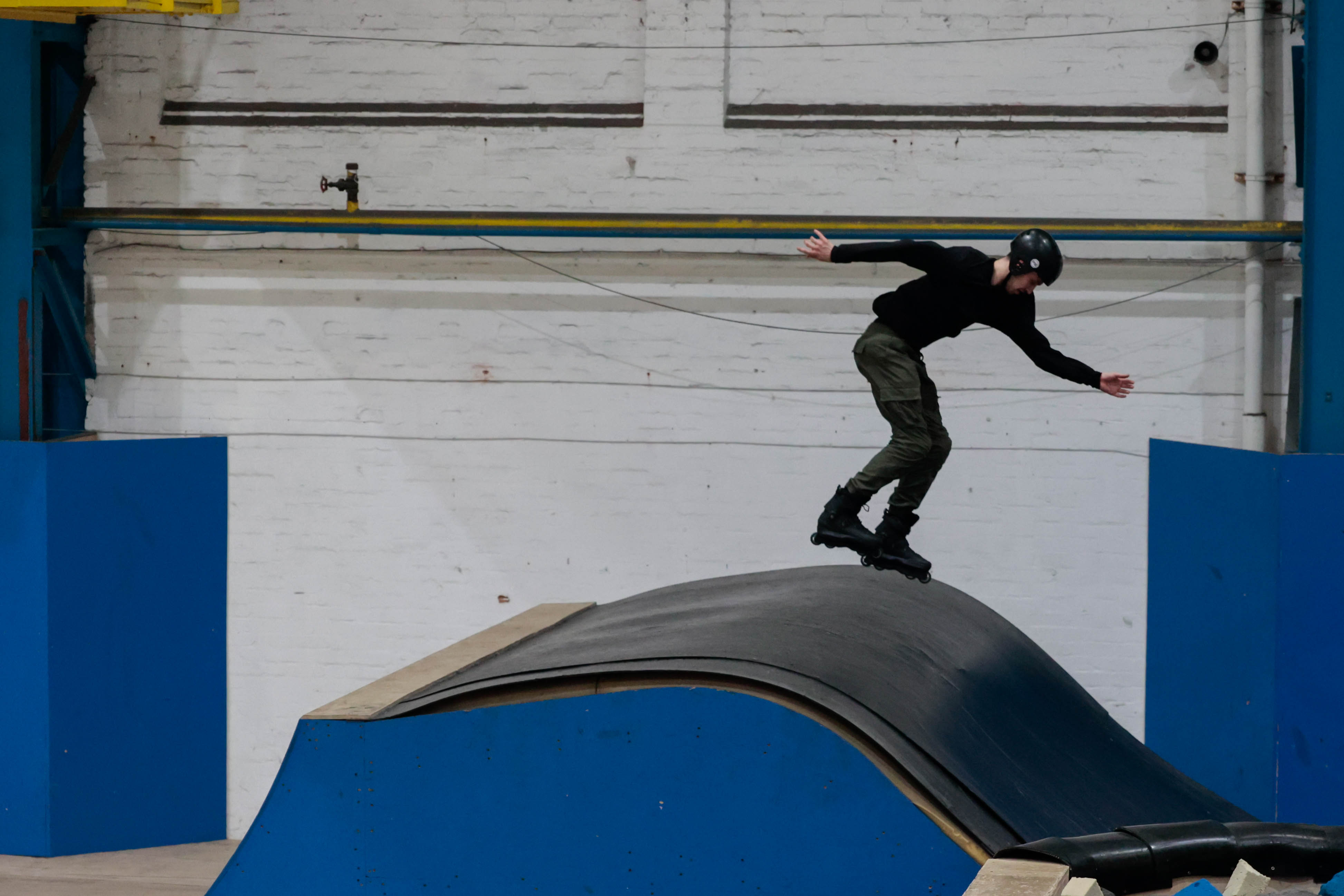 ROLLER BLADES-16.jpg | Canon RF Shooters Forums